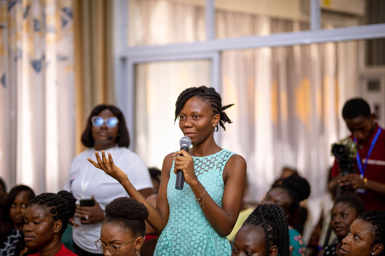 Women in Leadership: Breaking the Glass Ceiling for Economic Mobility ...